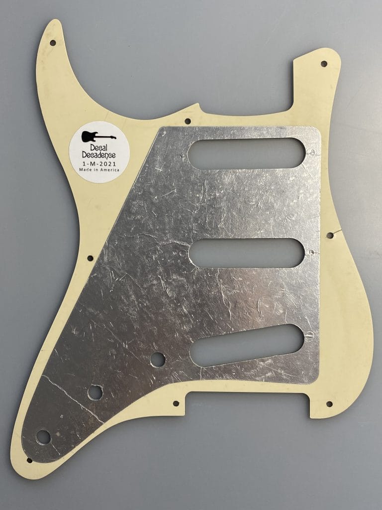 Relic Stratocaster Cream 3-ply Pickguard, 8 Holes - Guitar Decadence